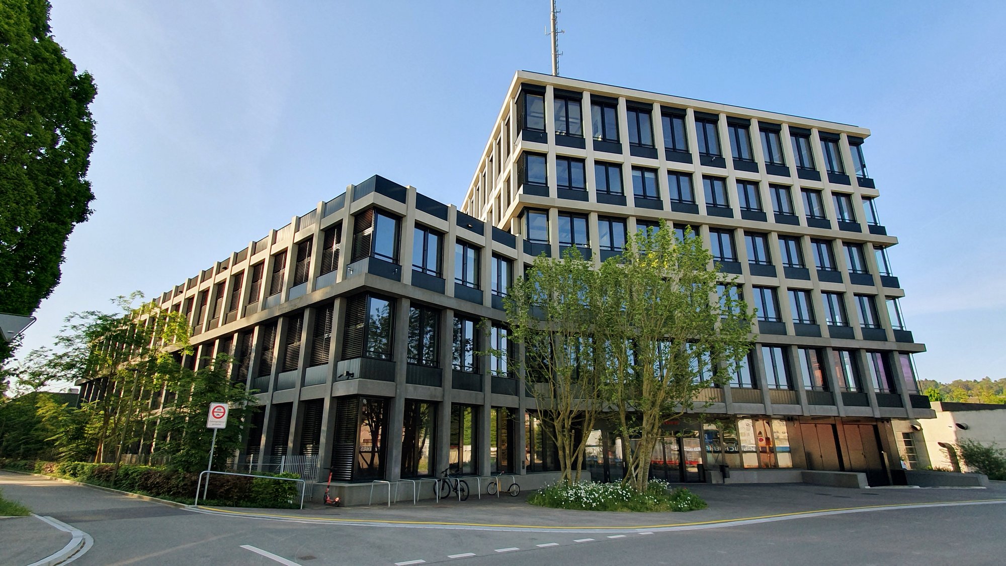 Earthquake-resistant SBIE new construction of Winterthur police station