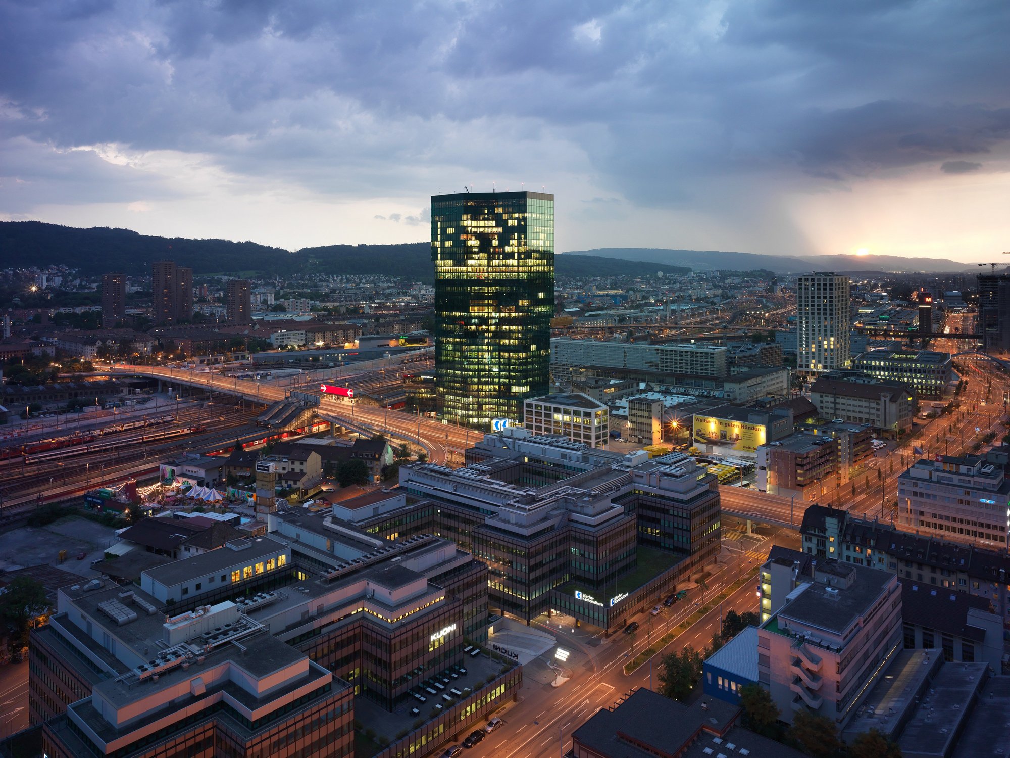 Pedestrian traffic flow and layout optimisation at Zurich Hardbrücke ...